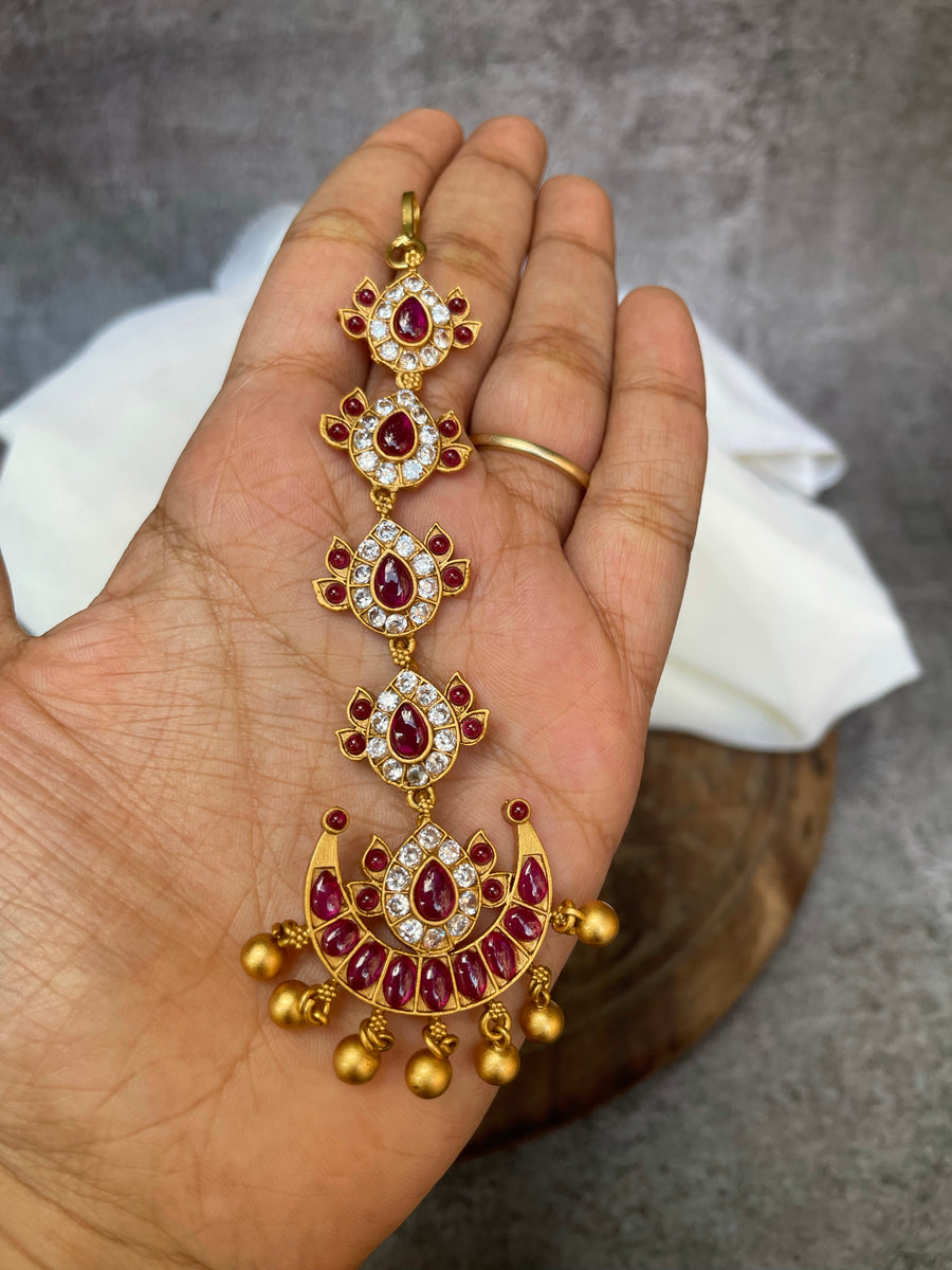 Kemp chaand chutti – House of Jhumkas
